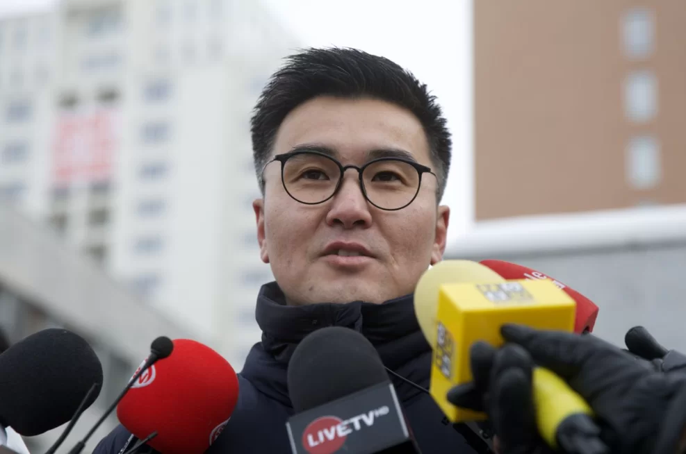 Ч.Лодойсамбуу: Хөх тэнгэр Цэц хоёрын дунд ямар нэгэн хүч үйлчлээд байна ...