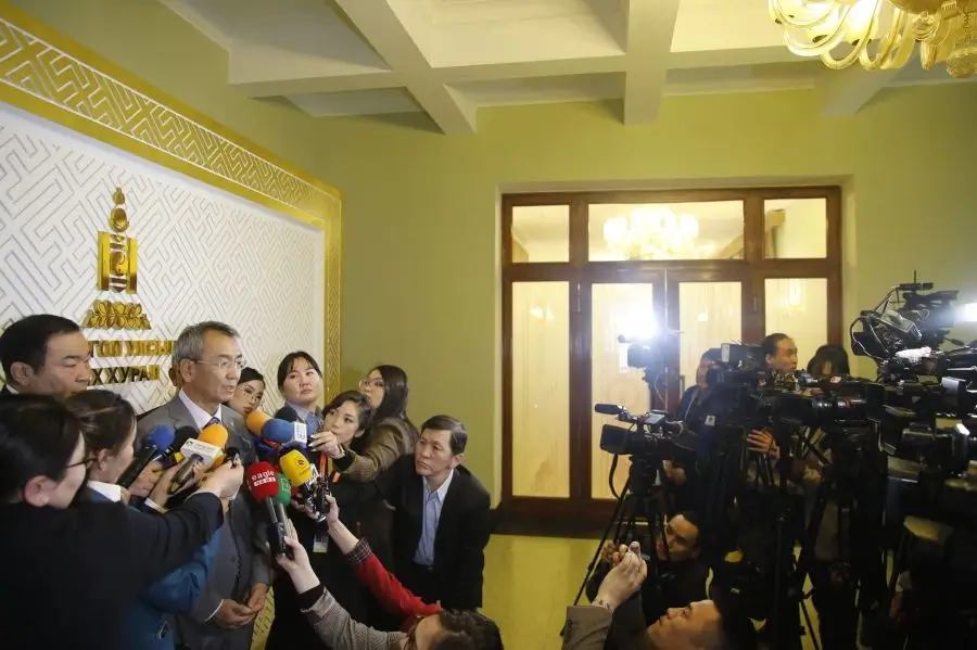 Халдашгүй байдлын дэд хороо гишүүдийн эрхийг түдгэлзүүлэхийг дэмжжээ